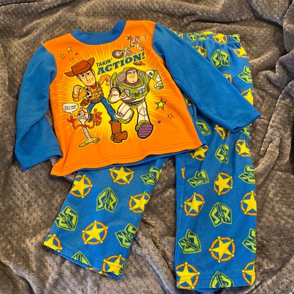 Disney | Pajamas | Gc Disney Toy Story 4 Buzz Lightyear Woody Pajamas ...